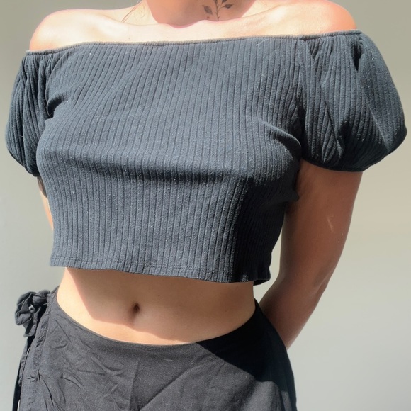 Tops | Black Shoulderless Cropped Ribbed Croptop W Puffy Sleeves | Poshmark